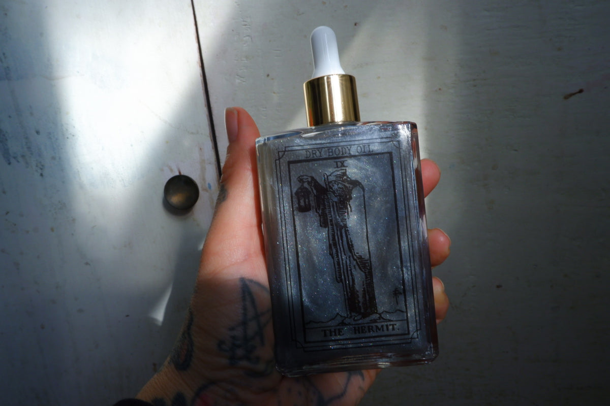 THE HERMIT Dry Body Oil – EarthandBone